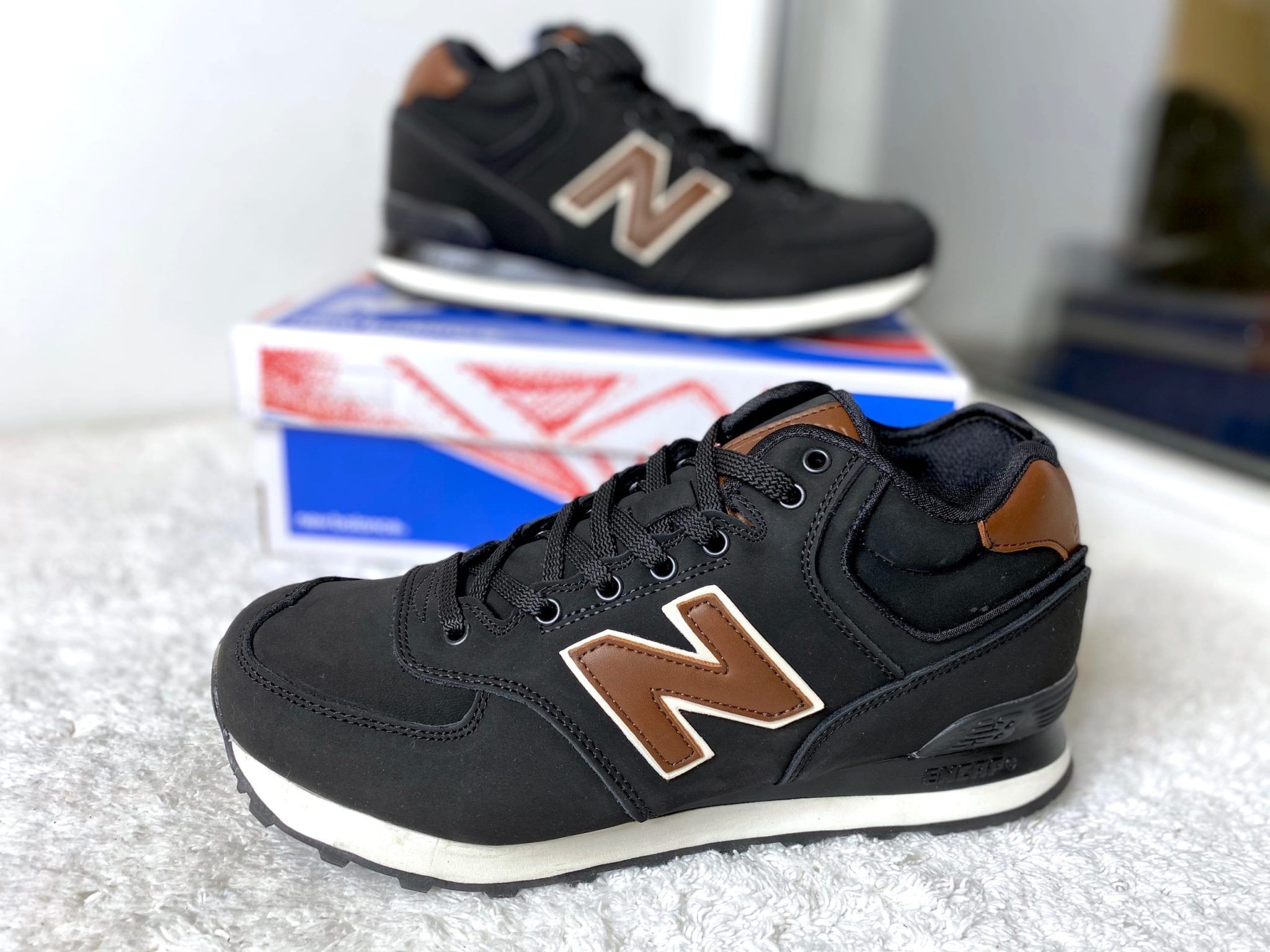 Купить кроссовки New Balance 574 высокие с мехом черные с коричневым