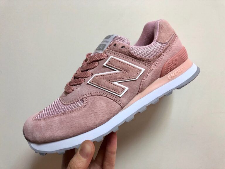Кроссовки женские New Balance (Нью Баланс) 574 розовые пепел