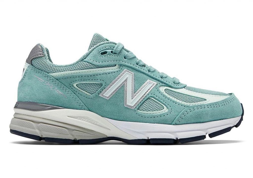 Кроссовки New Balance 990 V4 голубые купить в шоуруме в СПб
